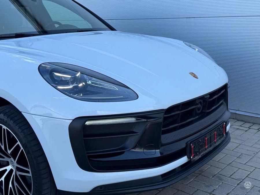 Balts Porsche Macan 2022 Viļņa, ar dzinēja tilpumu 1.98 L un nobraukumu 64 tūkst. km par 40900 €, foto 5 vietnē AUTOMOTO.COM.LV