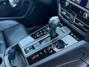 Balts Porsche Macan 2022 Viļņa, ar dzinēja tilpumu 1.98 L un nobraukumu 64 tūkst. km par 40900 €, foto 21 vietnē AUTOMOTO.COM.LV