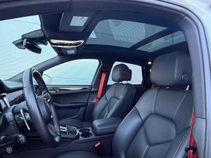 Balts Porsche Macan 2022 Viļņa, ar dzinēja tilpumu 1.98 L un nobraukumu 64 tūkst. km par 40900 €, foto 24 vietnē AUTOMOTO.COM.LV