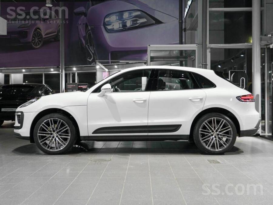 White Porsche Macan 2023 in Riga, with an engine capacity of 2.00 L and mileage of 64 thousand km for 59900 €, photo 2 on AUTOMOTO.COM.LV