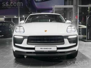 White Porsche Macan 2023 in Riga, with an engine capacity of 2.00 L and mileage of 64 thousand km for 59900 €, photo 8 on AUTOMOTO.COM.LV