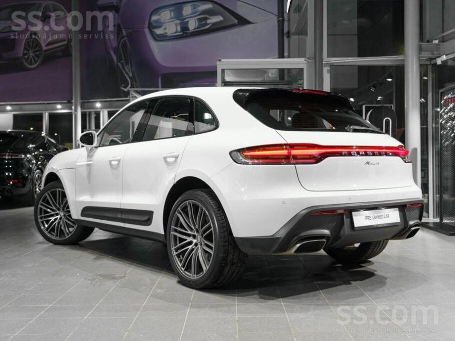 White Porsche Macan 2023 in Riga, with an engine capacity of 2.00 L and mileage of 64 thousand km for 59900 €, photo 10 on AUTOMOTO.COM.LV