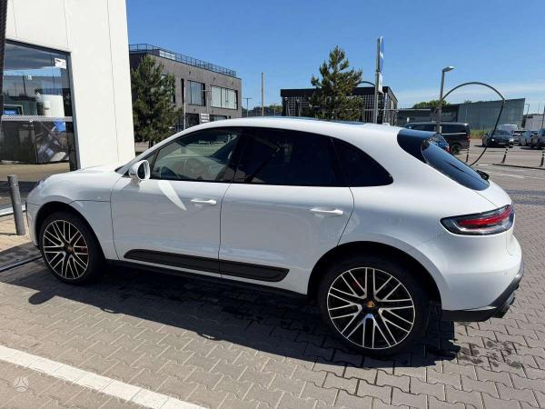 Balts Porsche Macan 2023 Kauņa, ar dzinēja tilpumu 2.89 L un nobraukumu 61 tūkst. km par 51500 €, foto 2 vietnē AUTOMOTO.COM.LV