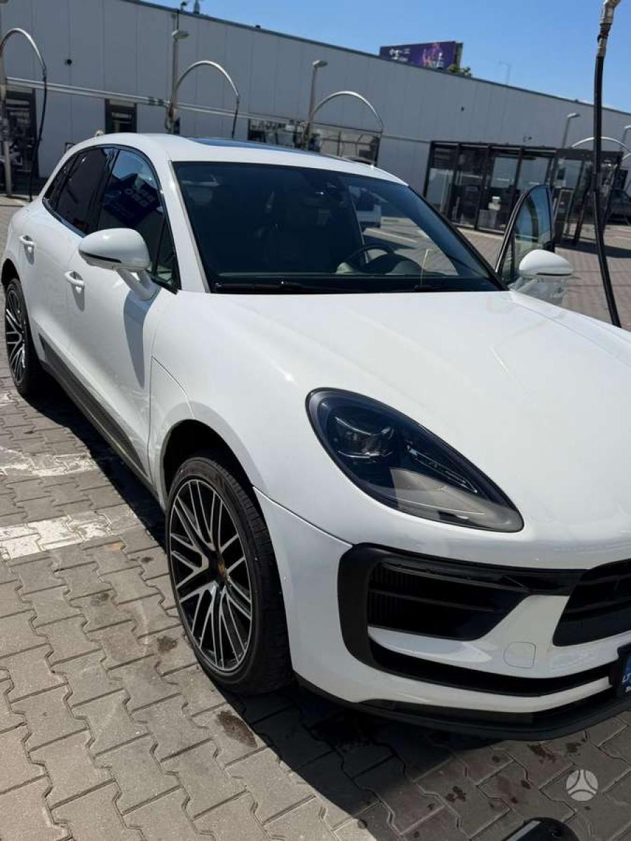 White Porsche Macan 2023 in Kaunas, with an engine capacity of 2.89 L and mileage of 61 thousand km for 51500 €, photo 11 on AUTOMOTO.COM.LV