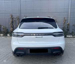 White Porsche Macan 2023 in Klaipeda, with an engine capacity of 2.89 L and mileage of 19 thousand km for 53900 €, photo 6 on AUTOMOTO.COM.LV