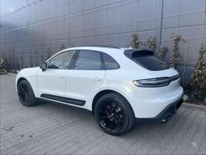 White Porsche Macan 2023 in Klaipeda, with an engine capacity of 2.89 L and mileage of 19 thousand km for 53900 €, photo 7 on AUTOMOTO.COM.LV