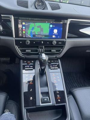 White Porsche Macan 2023 in Klaipeda, with an engine capacity of 2.89 L and mileage of 19 thousand km for 53900 €, photo 18 on AUTOMOTO.COM.LV