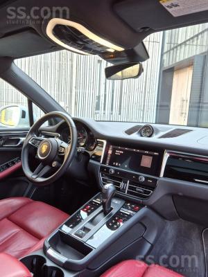 White Porsche Macan 2024 in Riga, with an engine capacity of 2.00 L and mileage of 20 thousand km for 44999 €, photo 4 on AUTOMOTO.COM.LV