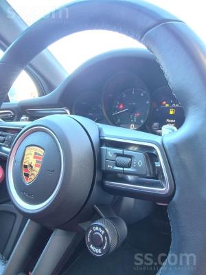 White Porsche Macan 2024 in Riga, with an engine capacity of 2.00 L and mileage of 20 thousand km for 44999 €, photo 9 on AUTOMOTO.COM.LV