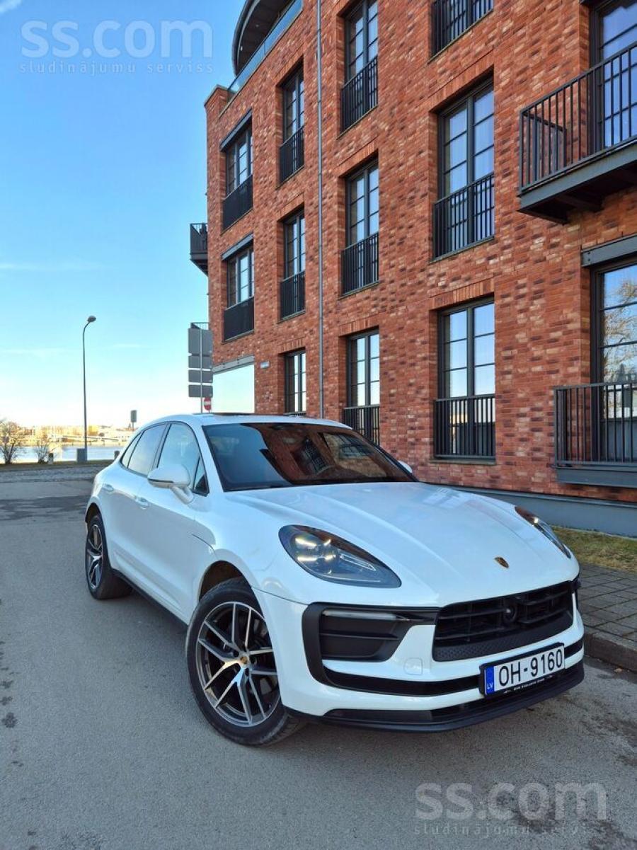 White Porsche Macan 2024 in Riga, with an engine capacity of 2.00 L and mileage of 20 thousand km for 44999 €, photo 10 on AUTOMOTO.COM.LV