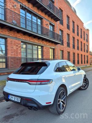 White Porsche Macan 2024 in Riga, with an engine capacity of 2.00 L and mileage of 20 thousand km for 44999 €, photo 11 on AUTOMOTO.COM.LV