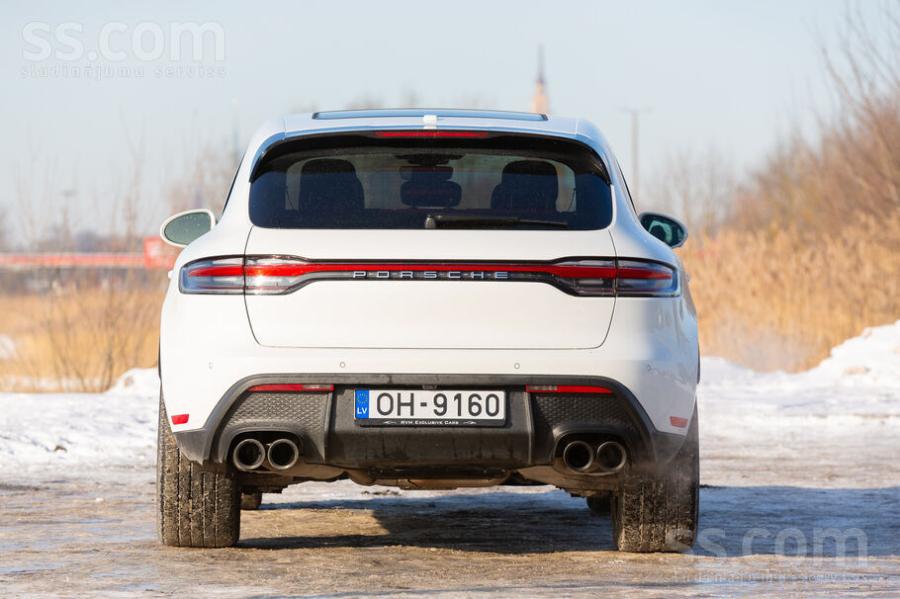 Balts Porsche Macan 2024 Rīga, ar dzinēja tilpumu 2.00 L un nobraukumu 16 tūkst. km par 52000 €, foto 4 vietnē AUTOMOTO.COM.LV