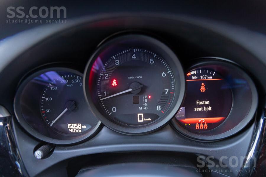 Balts Porsche Macan 2024 Rīga, ar dzinēja tilpumu 2.00 L un nobraukumu 16 tūkst. km par 52000 €, foto 12 vietnē AUTOMOTO.COM.LV