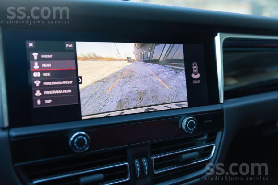 Balts Porsche Macan 2024 Rīga, ar dzinēja tilpumu 2.00 L un nobraukumu 16 tūkst. km par 52000 €, foto 16 vietnē AUTOMOTO.COM.LV