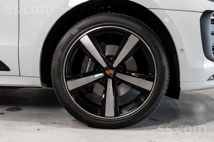 Balts Porsche Macan 2024 Rīga, ar dzinēja tilpumu 3.00 L un nobraukumu 8 tūkst. km par 85000 €, foto 8 vietnē AUTOMOTO.COM.LV