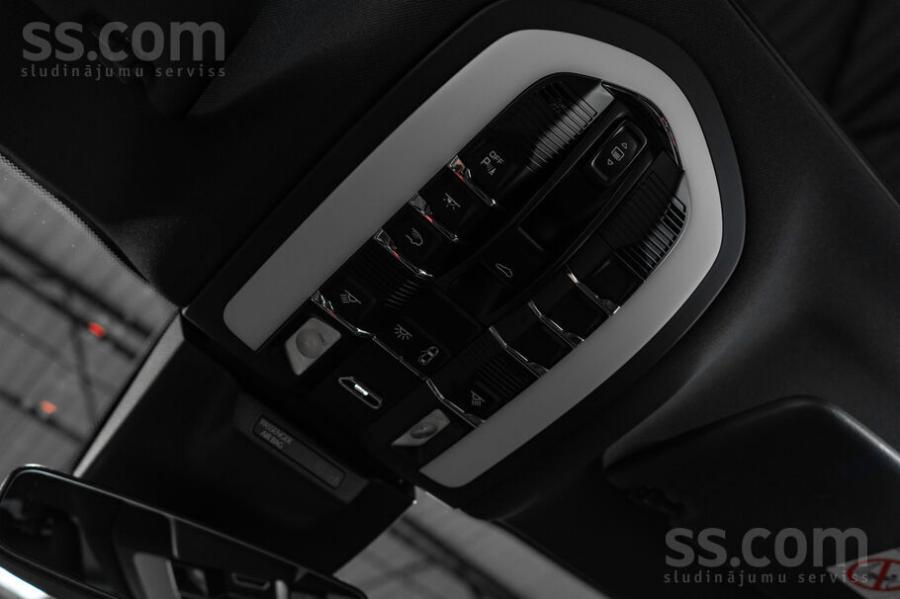 White Porsche Macan 2024 in Riga, with an engine capacity of 3.00 L and mileage of 8 thousand km for 85000 €, photo 26 on AUTOMOTO.COM.LV