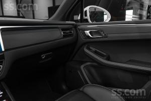 White Porsche Macan 2024 in Riga, with an engine capacity of 3.00 L and mileage of 8 thousand km for 85000 €, photo 36 on AUTOMOTO.COM.LV