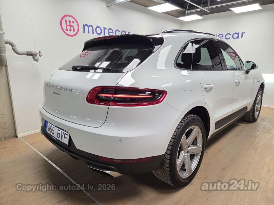 White Porsche Macan 2017 in Tallinn, with an engine capacity of 2.00 L and mileage of 209 thousand km for 26900 €, photo 6 on AUTOMOTO.COM.LV
