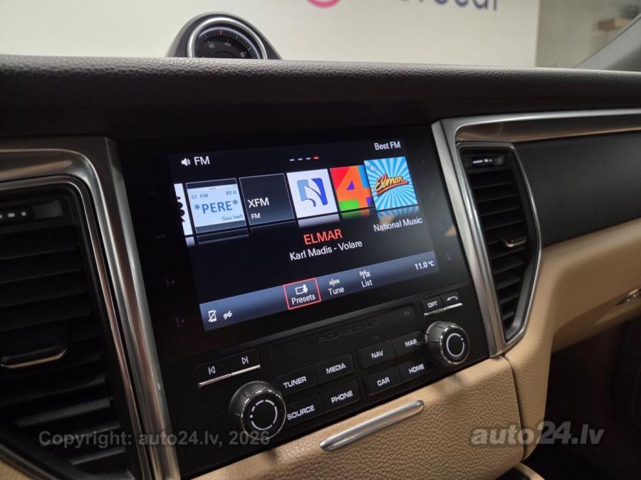 White Porsche Macan 2017 in Tallinn, with an engine capacity of 2.00 L and mileage of 209 thousand km for 26900 €, photo 8 on AUTOMOTO.COM.LV
