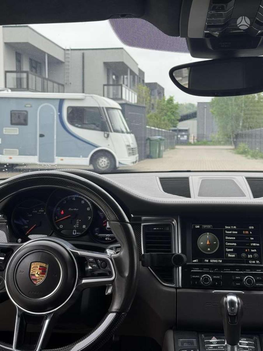 Dzeltens Porsche Macan 2014 Kauņa, ar dzinēja tilpumu 3.60 L un nobraukumu 206 tūkst. km par 23950 €, foto 8 vietnē AUTOMOTO.COM.LV