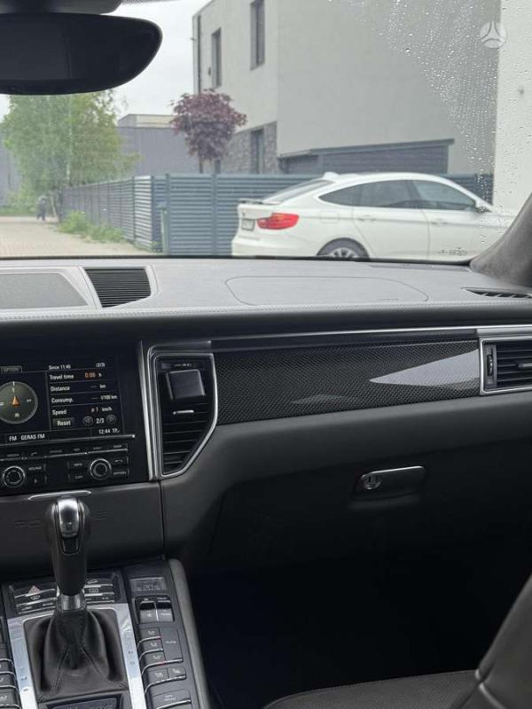 Dzeltens Porsche Macan 2014 Kauņa, ar dzinēja tilpumu 3.60 L un nobraukumu 206 tūkst. km par 23950 €, foto 9 vietnē AUTOMOTO.COM.LV