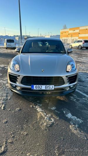 Dzeltens Porsche Macan 2016 Tallina, ar dzinēja tilpumu 2.00 L un nobraukumu 33 tūkst. km par 30000 €, foto 2 vietnē AUTOMOTO.COM.LV