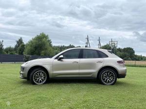 Dzeltens Porsche Macan 2016 Kauņa, ar dzinēja tilpumu 3.00 L un nobraukumu 173 tūkst. km par 19200 €, foto 5 vietnē AUTOMOTO.COM.LV