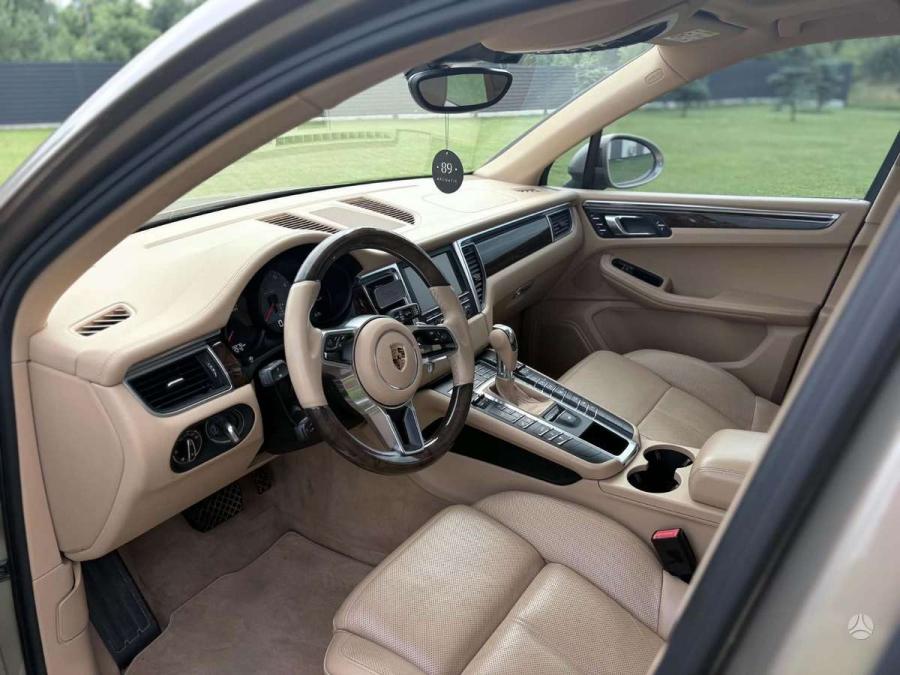 Dzeltens Porsche Macan 2016 Kauņa, ar dzinēja tilpumu 3.00 L un nobraukumu 173 tūkst. km par 19200 €, foto 14 vietnē AUTOMOTO.COM.LV