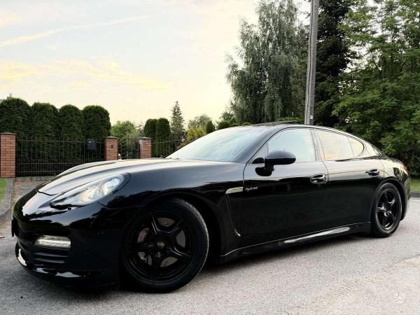 Melns Porsche Panamera 2013 Kauņa, ar dzinēja tilpumu 3.00 L un nobraukumu 146 tūkst. km par 19600 €, foto 1 vietnē AUTOMOTO.COM.LV