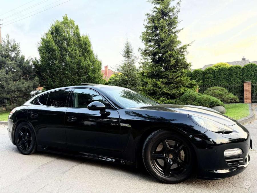 Melns Porsche Panamera 2013 Kauņa, ar dzinēja tilpumu 3.00 L un nobraukumu 146 tūkst. km par 19600 €, foto 3 vietnē AUTOMOTO.COM.LV