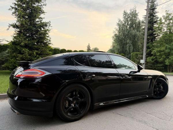 Melns Porsche Panamera 2013 Kauņa, ar dzinēja tilpumu 3.00 L un nobraukumu 146 tūkst. km par 19600 €, foto 4 vietnē AUTOMOTO.COM.LV