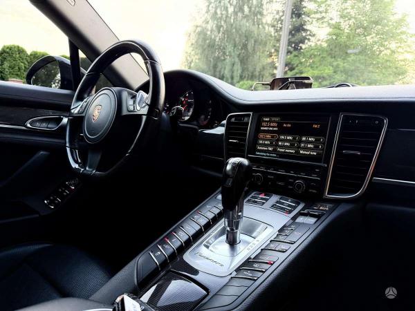 Melns Porsche Panamera 2013 Kauņa, ar dzinēja tilpumu 3.00 L un nobraukumu 146 tūkst. km par 19600 €, foto 6 vietnē AUTOMOTO.COM.LV