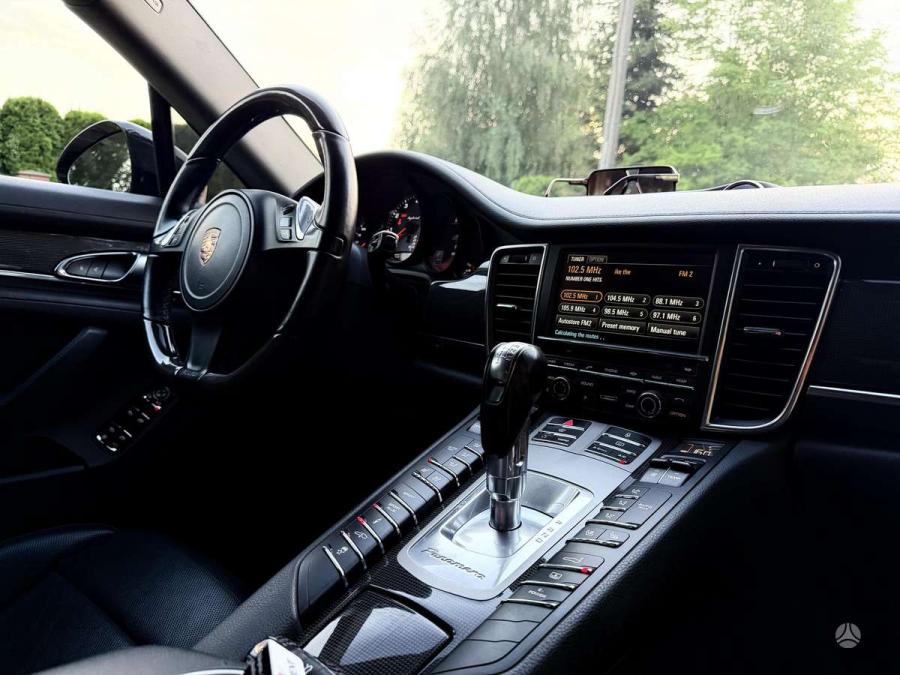 Melns Porsche Panamera 2013 Kauņa, ar dzinēja tilpumu 3.00 L un nobraukumu 146 tūkst. km par 19600 €, foto 7 vietnē AUTOMOTO.COM.LV