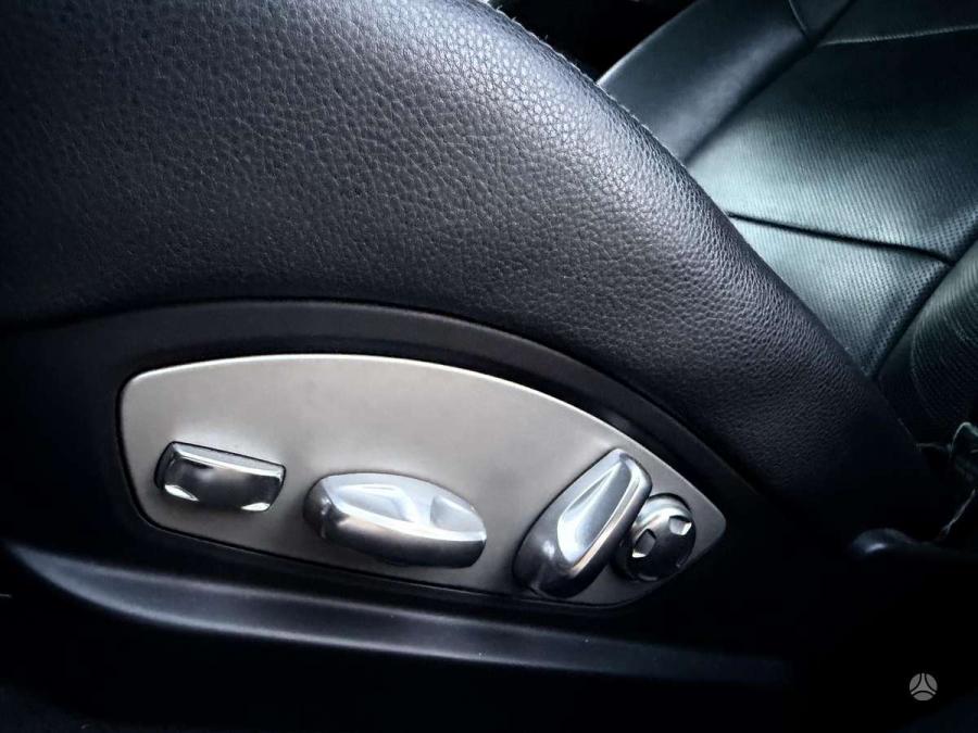 Melns Porsche Panamera 2013 Kauņa, ar dzinēja tilpumu 3.00 L un nobraukumu 146 tūkst. km par 19600 €, foto 10 vietnē AUTOMOTO.COM.LV