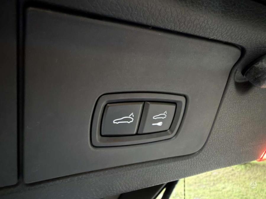 Melns Porsche Panamera 2013 Kauņa, ar dzinēja tilpumu 3.00 L un nobraukumu 146 tūkst. km par 19600 €, foto 16 vietnē AUTOMOTO.COM.LV