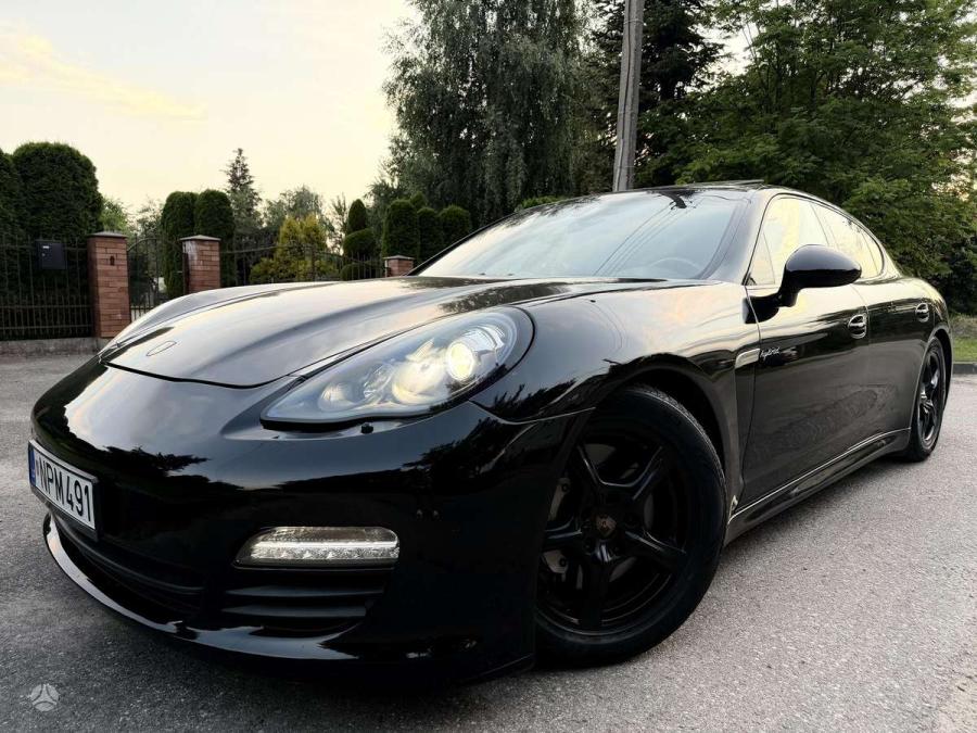 Melns Porsche Panamera 2013 Kauņa, ar dzinēja tilpumu 3.00 L un nobraukumu 146 tūkst. km par 19600 €, foto 23 vietnē AUTOMOTO.COM.LV