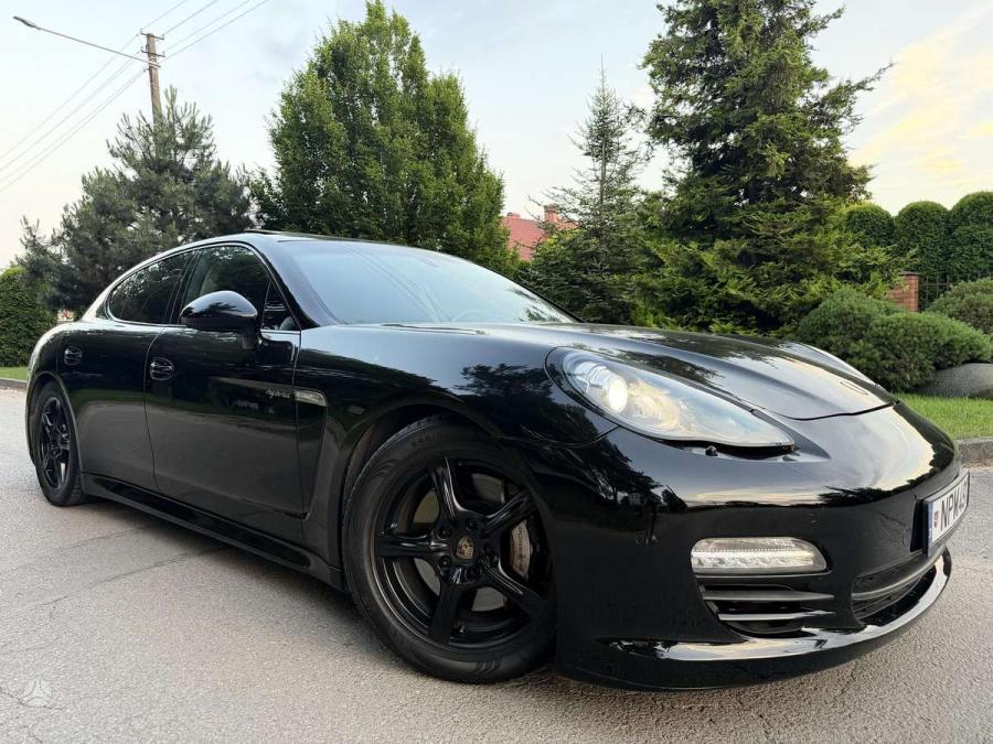 Melns Porsche Panamera 2013 Kauņa, ar dzinēja tilpumu 3.00 L un nobraukumu 146 tūkst. km par 19600 €, foto 24 vietnē AUTOMOTO.COM.LV