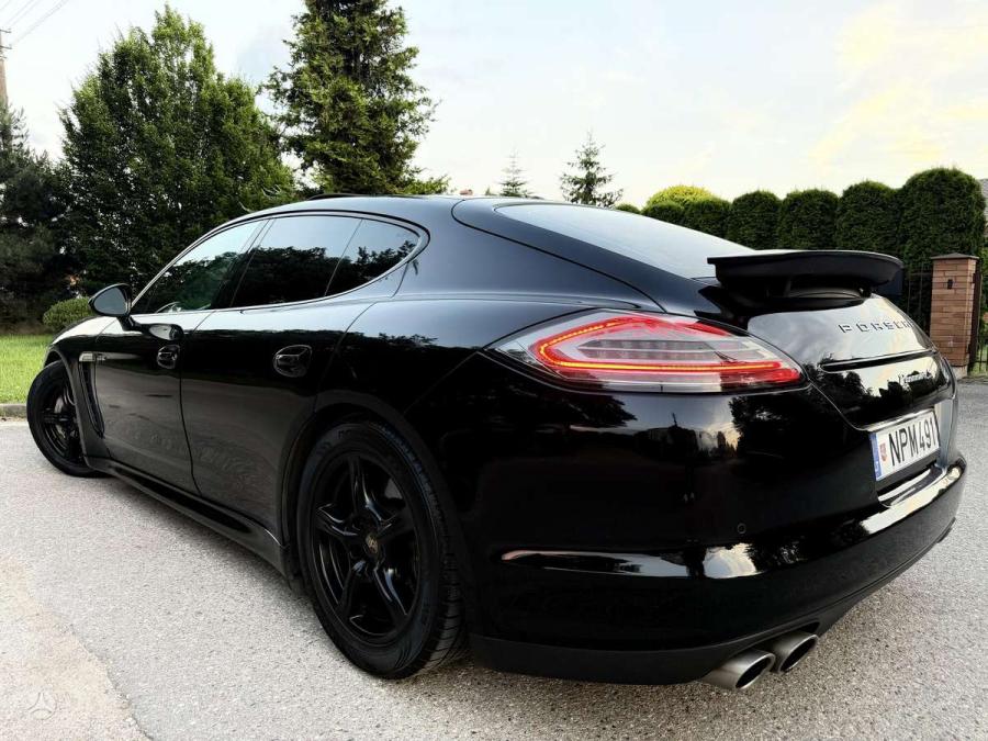 Melns Porsche Panamera 2013 Kauņa, ar dzinēja tilpumu 3.00 L un nobraukumu 146 tūkst. km par 19600 €, foto 25 vietnē AUTOMOTO.COM.LV