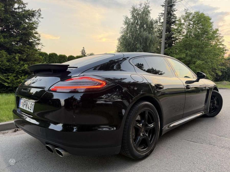 Melns Porsche Panamera 2013 Kauņa, ar dzinēja tilpumu 3.00 L un nobraukumu 146 tūkst. km par 19600 €, foto 26 vietnē AUTOMOTO.COM.LV