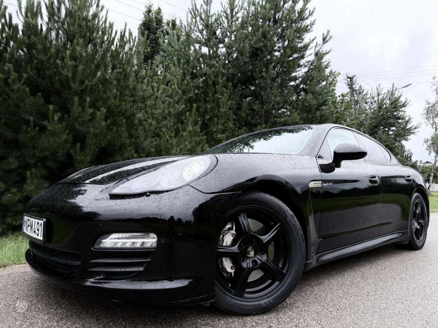 Melns Porsche Panamera 2013 Kauņa, ar dzinēja tilpumu 3.00 L un nobraukumu 146 tūkst. km par 19000 €, foto 3 vietnē AUTOMOTO.COM.LV