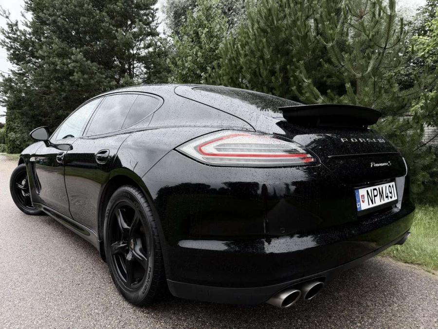 Melns Porsche Panamera 2013 Kauņa, ar dzinēja tilpumu 3.00 L un nobraukumu 146 tūkst. km par 19000 €, foto 4 vietnē AUTOMOTO.COM.LV