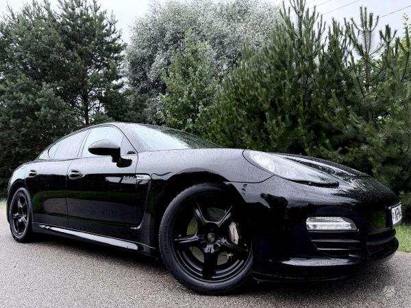 Black Porsche Panamera 2013 in Kaunas, with an engine capacity of 3.00 L and mileage of 146 thousand km for 19000 €, photo 4 on AUTOMOTO.COM.LV