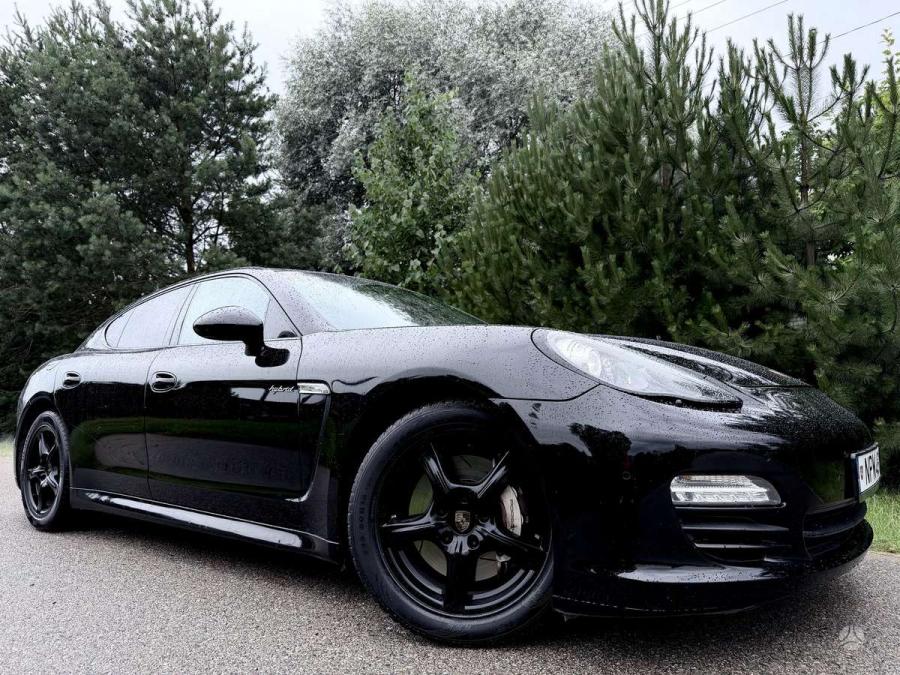 Melns Porsche Panamera 2013 Kauņa, ar dzinēja tilpumu 3.00 L un nobraukumu 146 tūkst. km par 19000 €, foto 5 vietnē AUTOMOTO.COM.LV