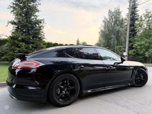 Black Porsche Panamera 2013 in Kaunas, with an engine capacity of 3.00 L and mileage of 146 thousand km for 16900 €, photo 23 on AUTOMOTO.COM.LV