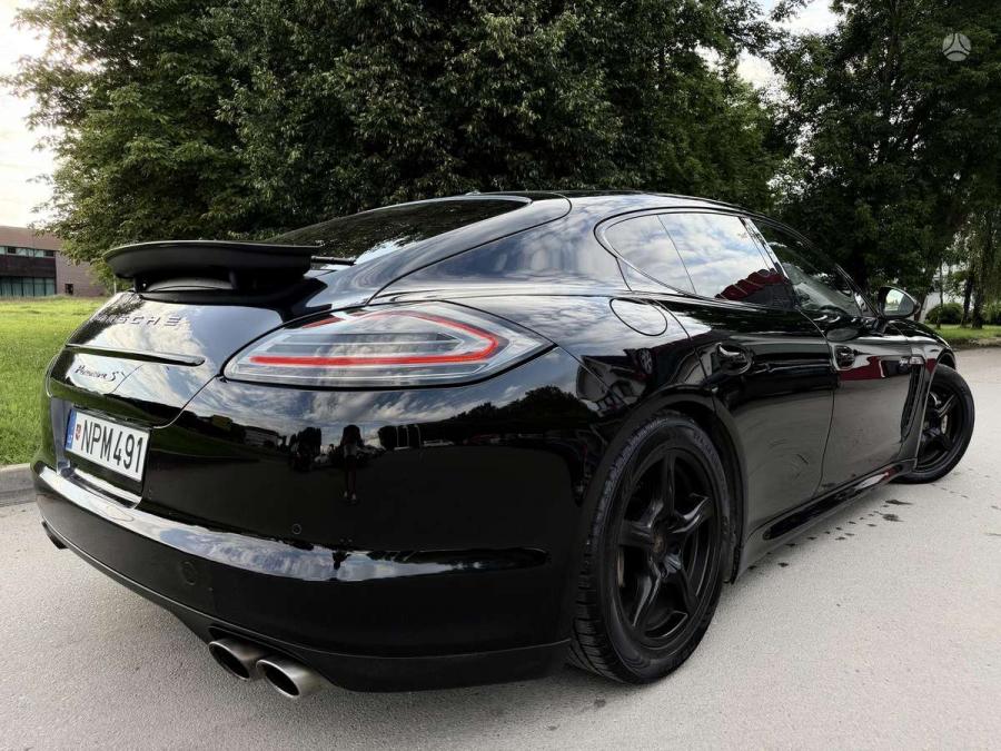 Black Porsche Panamera 2013 in Kaunas, with an engine capacity of 3.00 L and mileage of 145 thousand km for 17500 €, photo 9 on AUTOMOTO.COM.LV