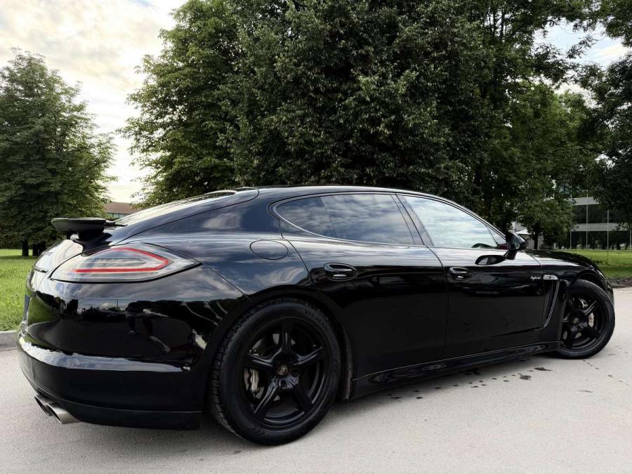 Black Porsche Panamera 2013 in Kaunas, with an engine capacity of 3.00 L and mileage of 145 thousand km for 17500 €, photo 12 on AUTOMOTO.COM.LV