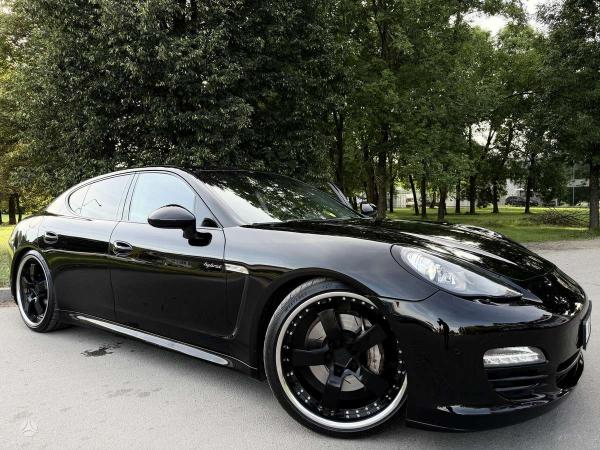 Black Porsche Panamera 2013 in Kaunas, with an engine capacity of 3.00 L and mileage of 146 thousand km for 18500 €, photo 2 on AUTOMOTO.COM.LV