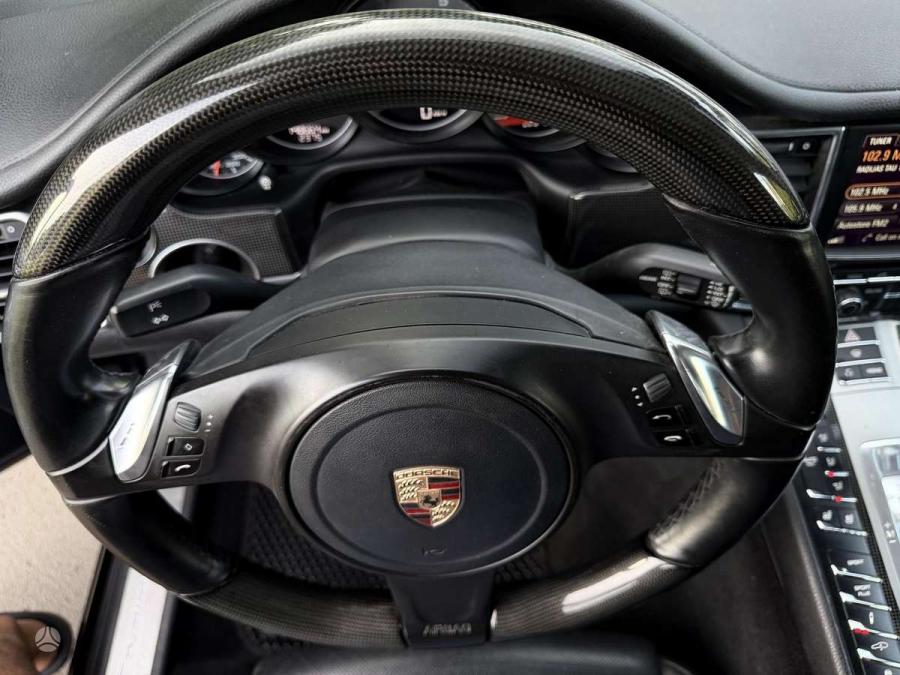 Black Porsche Panamera 2013 in Kaunas, with an engine capacity of 3.00 L and mileage of 146 thousand km for 18500 €, photo 12 on AUTOMOTO.COM.LV