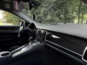 Black Porsche Panamera 2013 in Kaunas, with an engine capacity of 3.00 L and mileage of 146 thousand km for 18500 €, photo 13 on AUTOMOTO.COM.LV