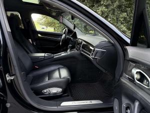 Black Porsche Panamera 2013 in Kaunas, with an engine capacity of 3.00 L and mileage of 146 thousand km for 18500 €, photo 22 on AUTOMOTO.COM.LV